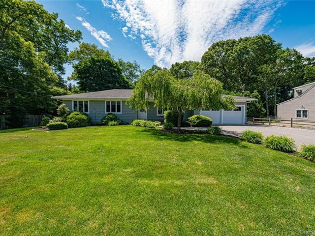 1130 5th Ave, East Northport, NY 11731