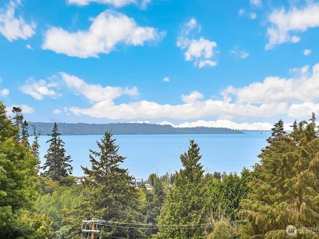 1130 5th Ave S Apt 201, Edmonds, WA 98020
