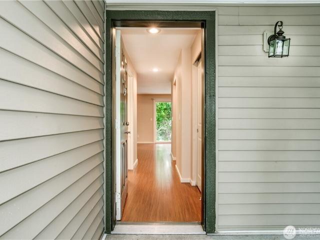 11313 NE 128th Street # 101