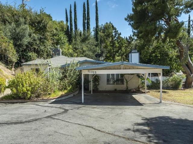 11315 Alethea Dr, Sunland, CA 91040
