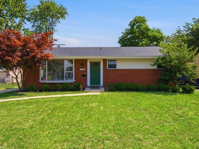 11315 Delvin Dr, Sterling Heights, MI 48314
