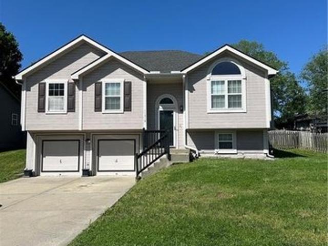 11318 N Booth Ave, Kansas City, MO 64157