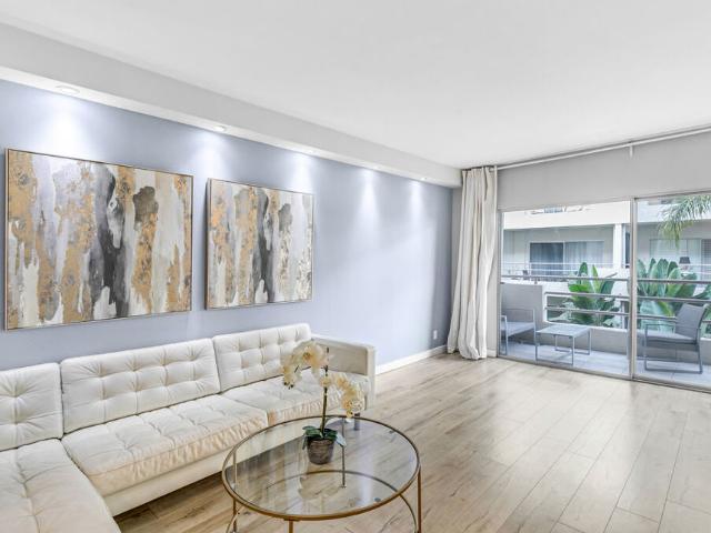 1131 Alta Loma Road 306
