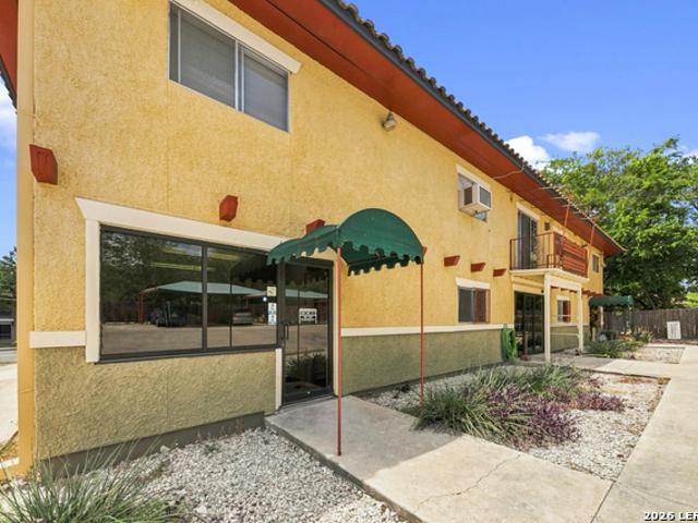 1131 Babcock Rd