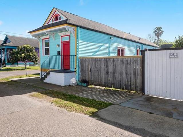 1131 Bartholomew St, New Orleans, LA 70117 | MLS #2548 | Compass