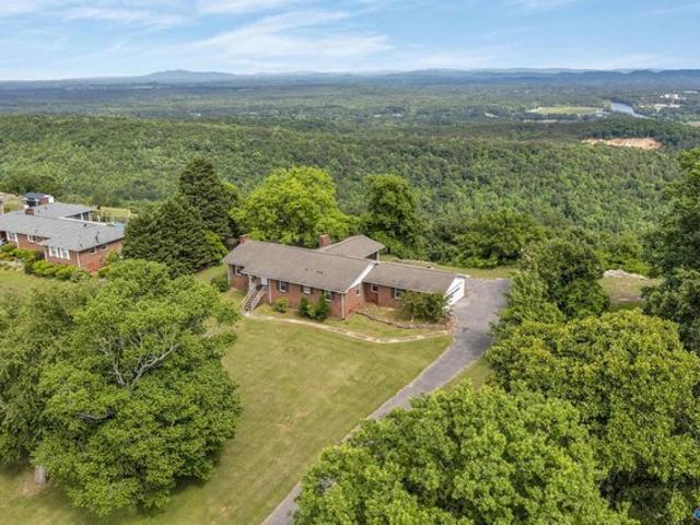 1131 Bellevue Dr, Gadsden, AL 35904