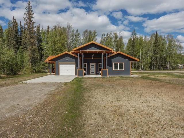 1131 Charlotte Rd, North Pole, AK 99705