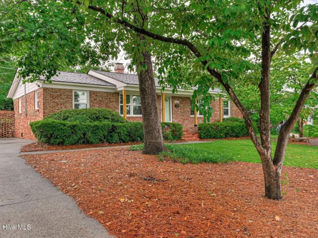 1131 Crestview Drive