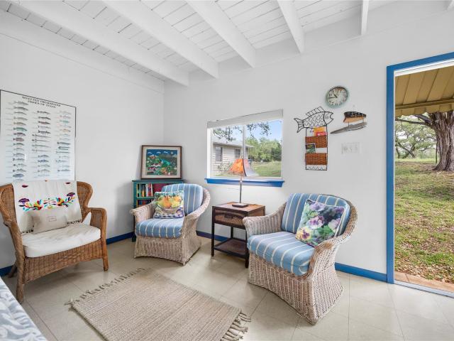 1131 Edgewater Dr