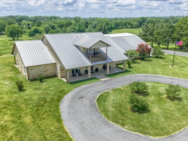 1131 Harvey Ln, Denison, TX 75020