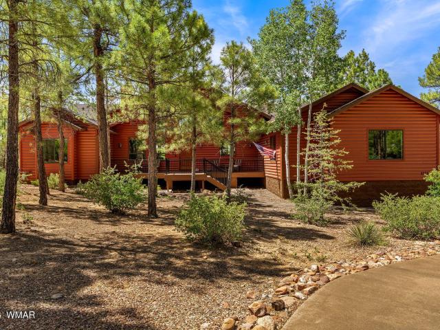 1131 Pine Oaks Drive