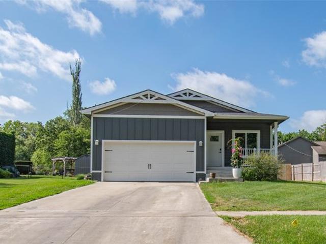 1131 Prairie St, Adel, IA 50003