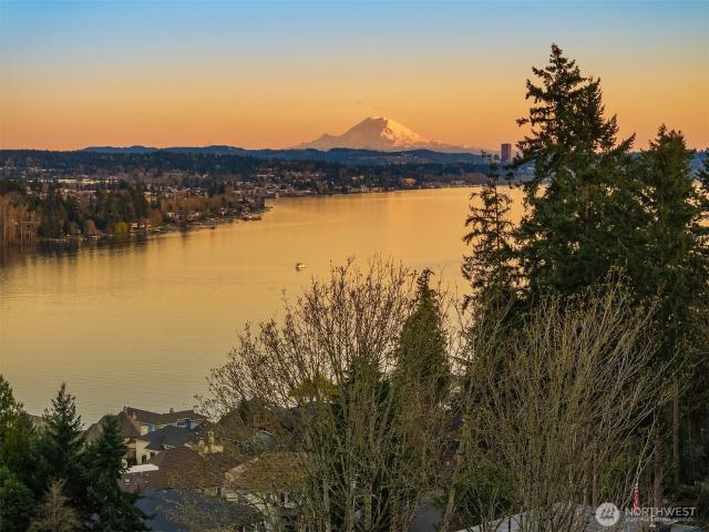 1131 rd Pl NE, Kirkland, WA 98034 | Compass