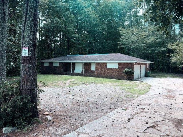1131 S Deshon Rd, Lithonia, GA 30058