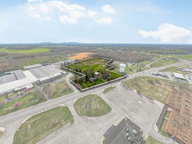 1131 W Broad St, Smithville, TN