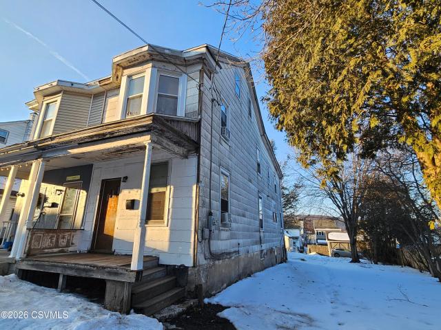 1131 W FERN Street