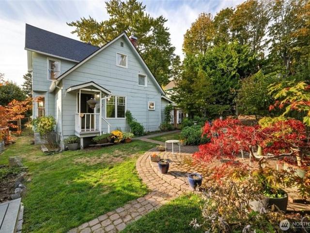 1131 16th St, Bellingham, WA 98225
