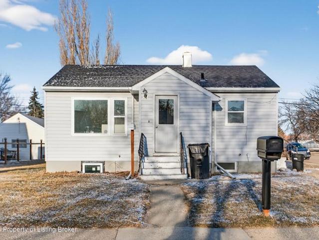 1131 1st Ave E, Williston, ND 58801