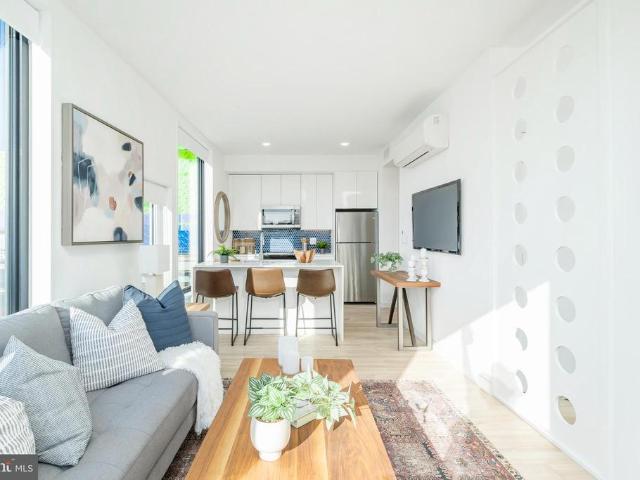1131 39 N Front Street # 206