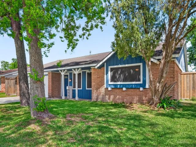 11323 Sagewood Drive