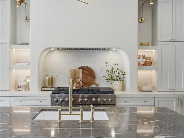 11321 Golden Chestnut Place