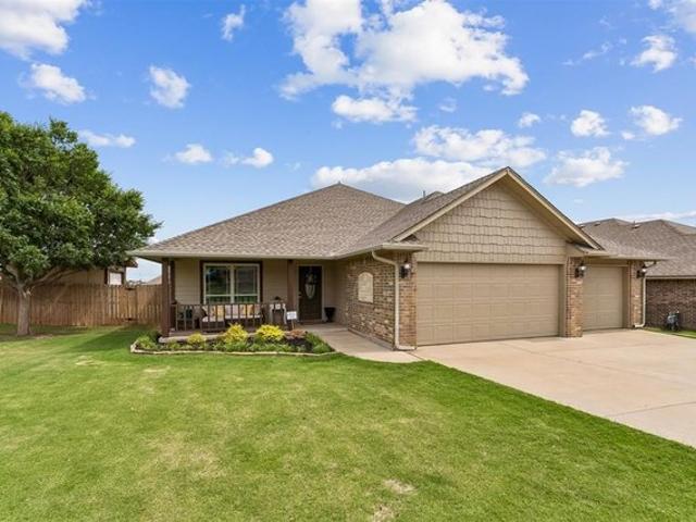 11321 NW 7th St, Yukon, OK 73099