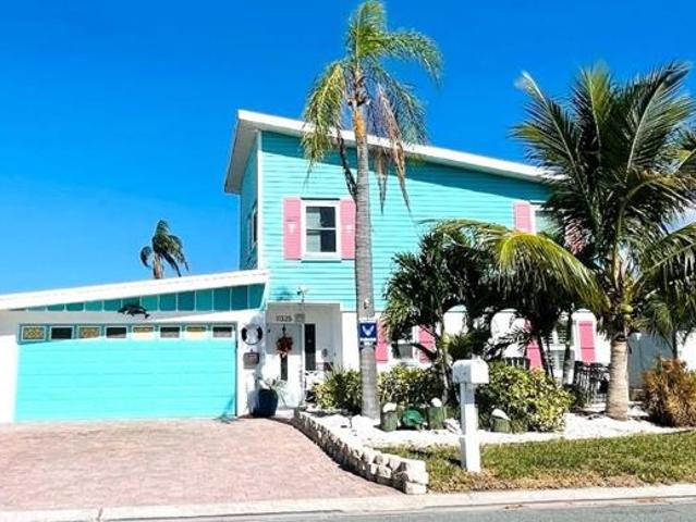 11325 8th St E, Treasure Island, FL 33706
