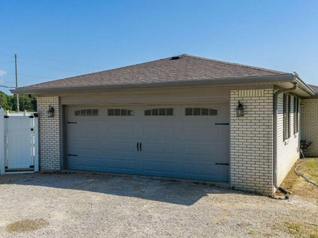 11325 Greenville Rd, Hopkinsville, KY 42240