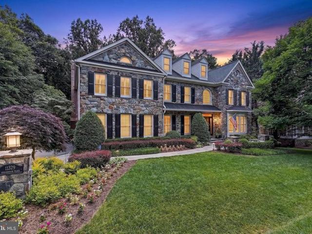 11329 Stonehouse Pl, Sterling, VA 20165
