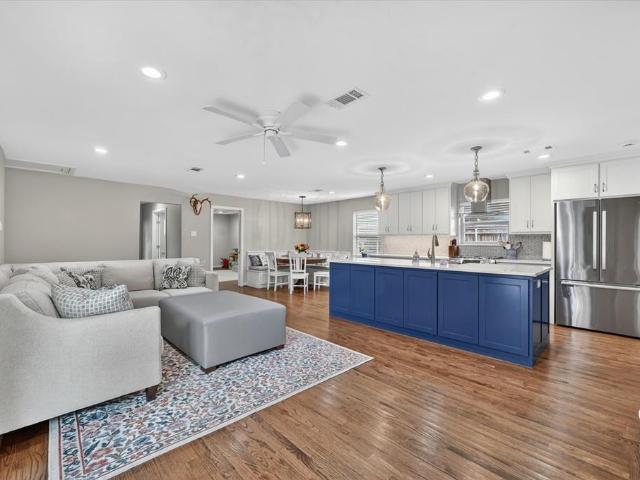 1132 N Cottonwood Drive