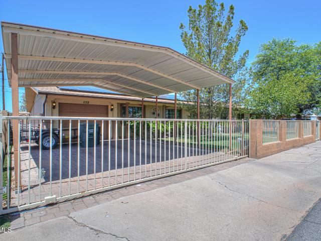1132 E 10th Street
