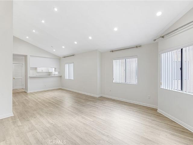 1132 Elm 211