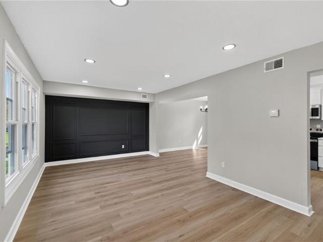 1132 Gladiola Cres CRST