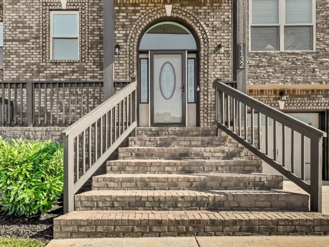1132 Henry Place Blvd