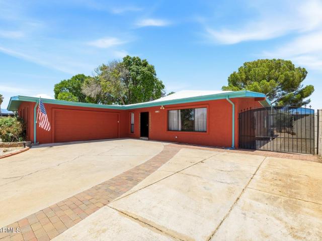 1132 LA ROSA Court