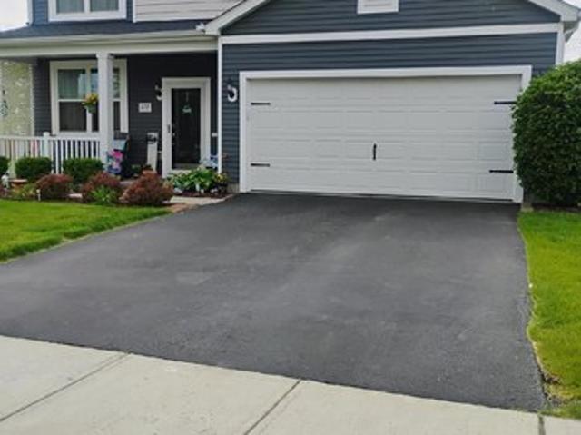 1132 Lake Forest Dr, Hebron, OH 43025