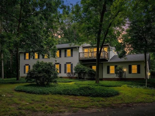 1132 Springvale Rd, Great Falls, VA 22066