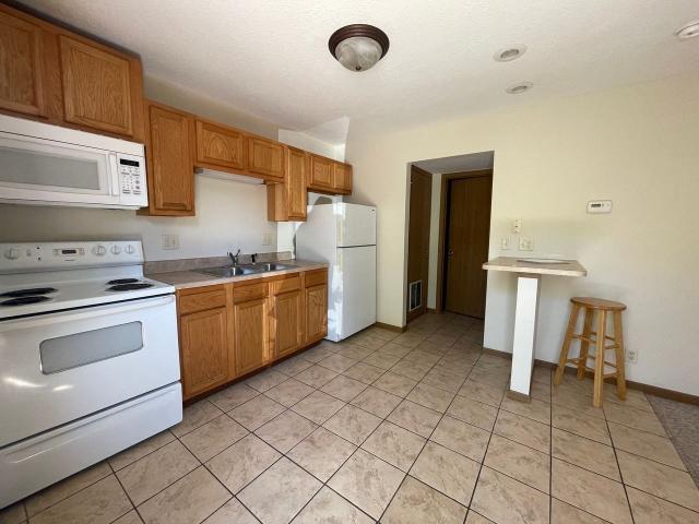 1132 1142 6th Street 2 Bedroom Apartment for Rent at 1132 6th St, Charleston, IL 61920