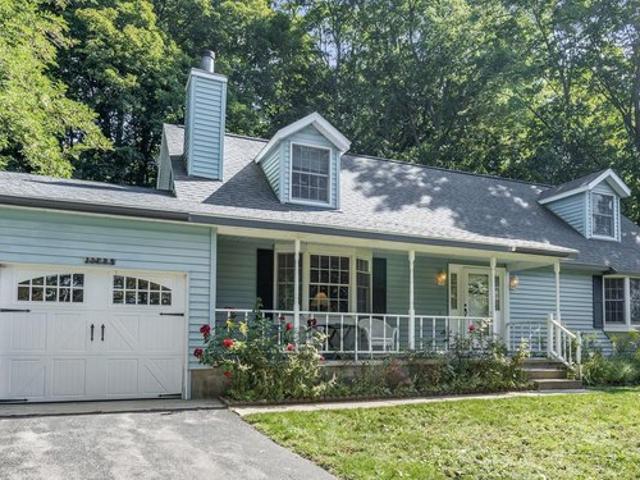 11332 Peninsula Dr, Traverse City, MI 49686