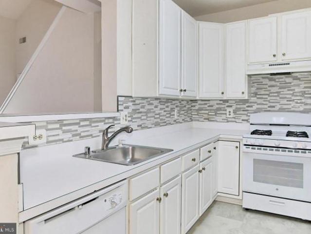 11334 Westbrook Mill Ln #303 Fairfax, VA 22030
