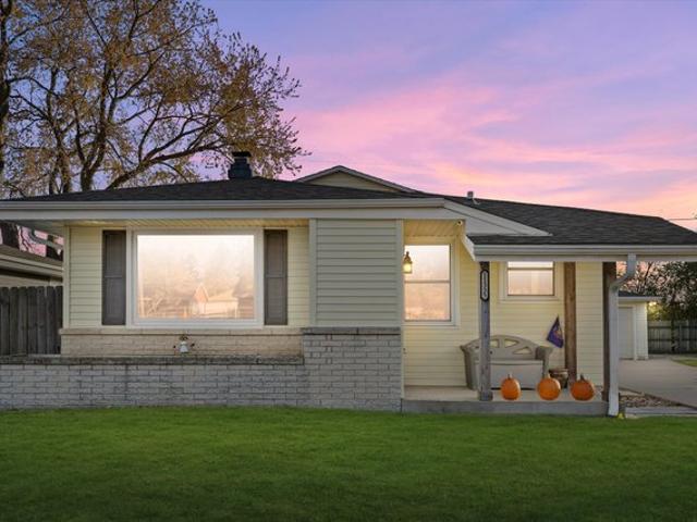 11335 W Carmen Ave, Milwaukee, WI 53225