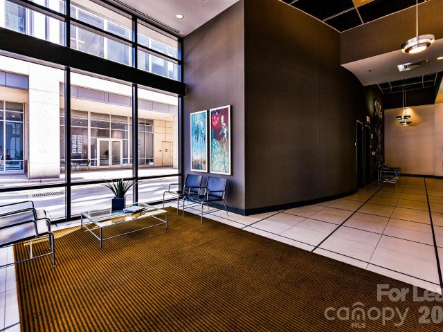 1133 Metropolitan Avenue # 613