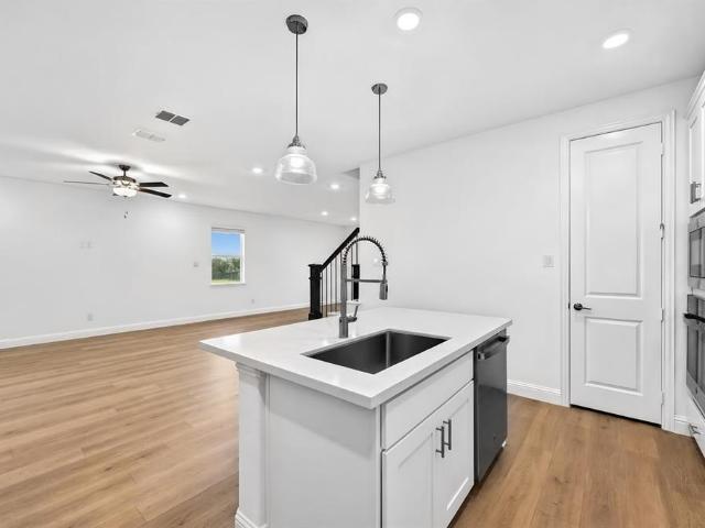 1133 Beebalm Mews