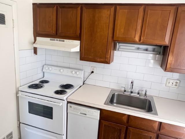 1133 Clarkson St #4 | 2 WEEKS FREE Charming Capitol Hill 1BR in Historic Home!