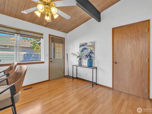 1133 E Hemlock Street