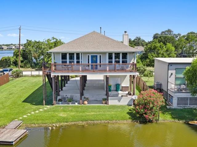 1133 E Meyer Rd, Seabrook, TX 77586