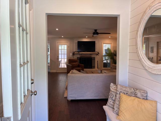 1133 Shoreside Way