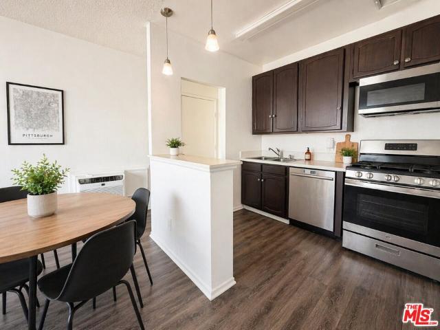 1133 W 36th Pl, Unit 2, Los Angeles, CA 90007 | MLS #26827