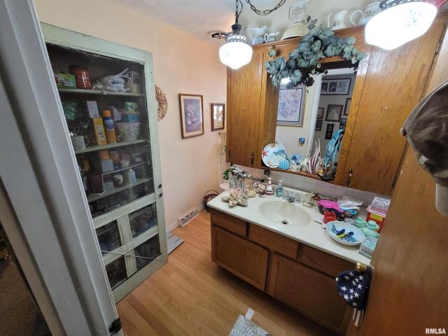 1133 W Boone St, Salem, IL 62881 | MLS #459753