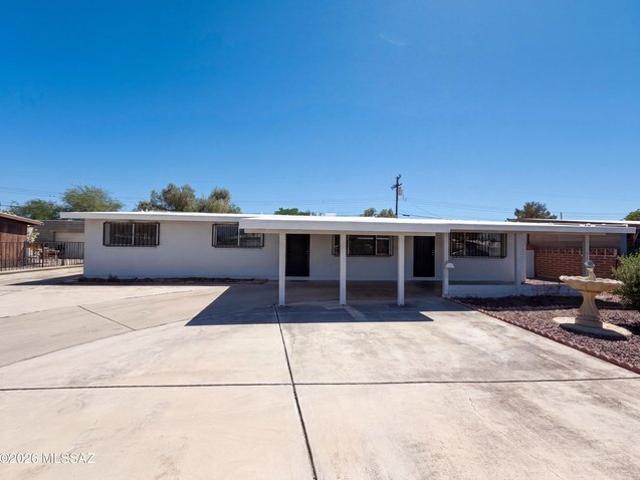 1133 W Edgewater Dr, Tucson, AZ 85704